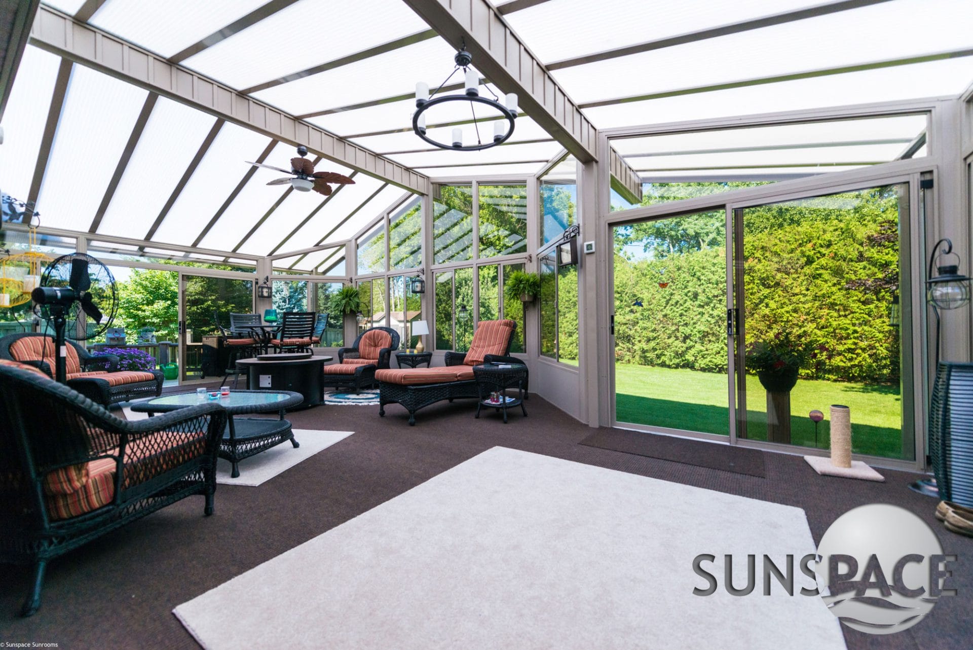 Sunroom Model 300 - Tropical Sunrooms